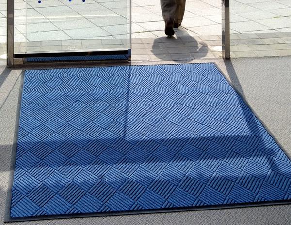 Diamond Pattern Water Dam Mat | The Perfect Mat